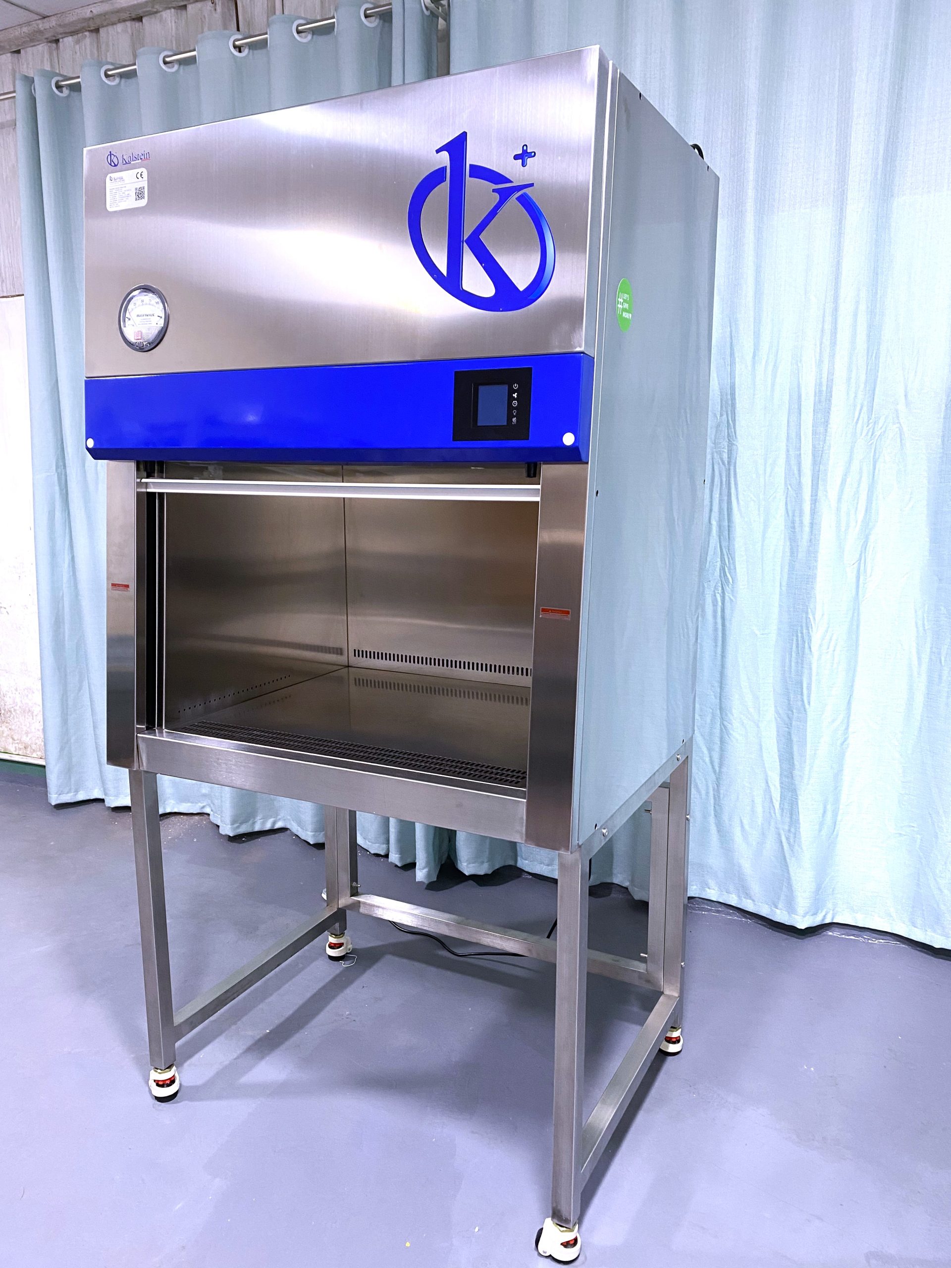 Laminar flow hood, clean bench and biosecurity cabinet - Kalstein